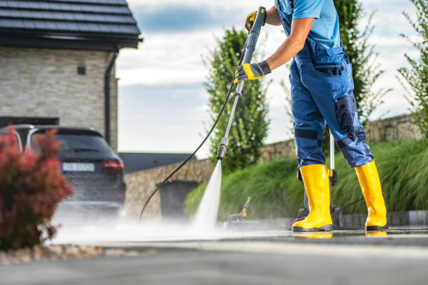 Commercial Pressure Washing in Louise, TX | Call (239) 350-2352